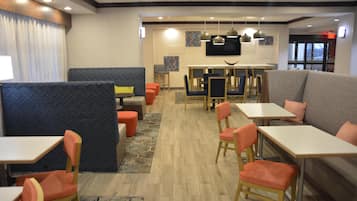 Pequeno-almoço tipo buffet diário incluído