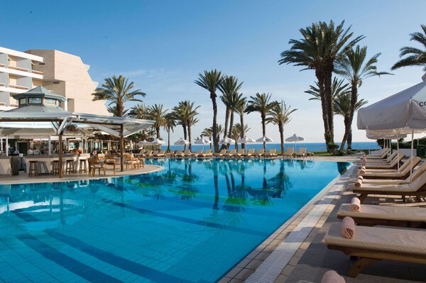 Constantinou Bros Pioneer Beach Hotel - Paphos