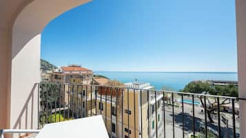 Suíte júnior, sacada, vista para o mar | Terraço/pátio