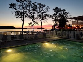 Piscina externa sazonal