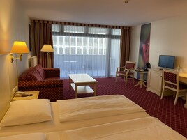 Quarto casal panorâmico | Frigobar, cofres nos quartos, escrivaninha, quartos à prova de som