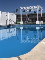 Piscina exterior sazonal 