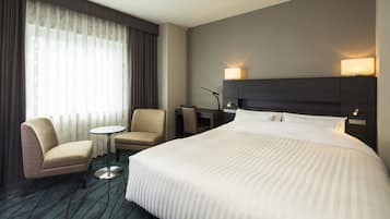 Escrivaninha, Wi-Fi, roupa de cama, despertadores