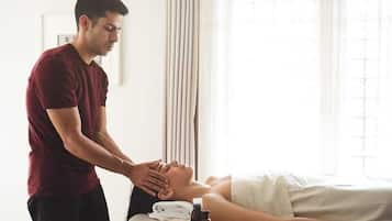 Sala(s) para tratamentos a casais, massagens de pedras quentes