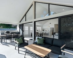 Casa, 3 quartos | Área de estar | TV LCD 40 polegadas com canais a cabo, TV, lareira