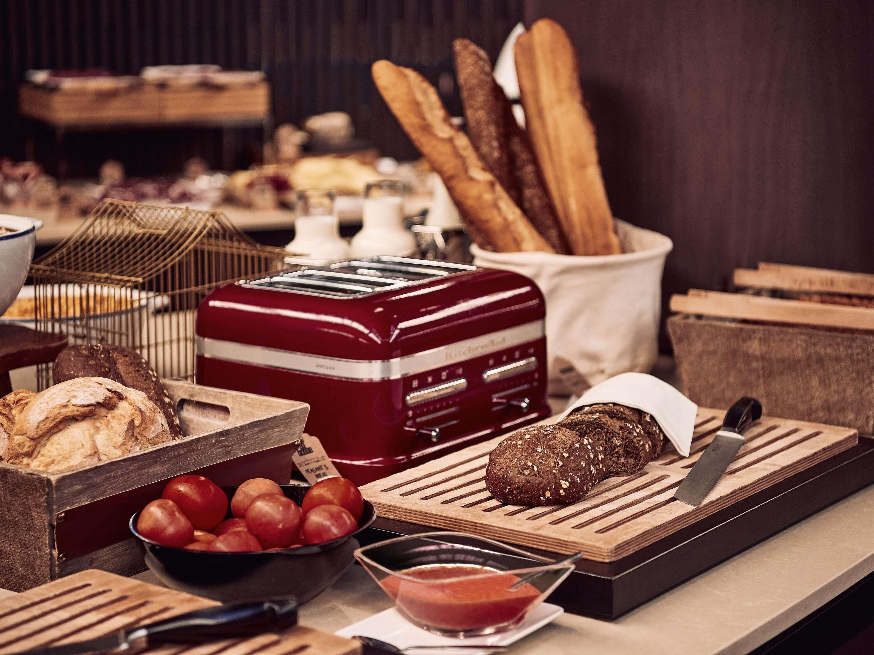 Pequeno-almoço tipo buffet diário (32 EUR por pessoa) 