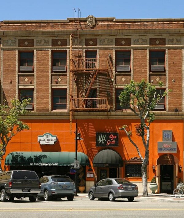 Brand Plaza Hotel - Burbank, CA