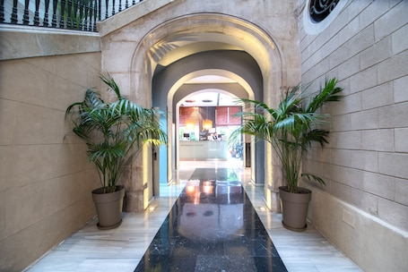 Parte interna. Petit Palace Boquería Garden