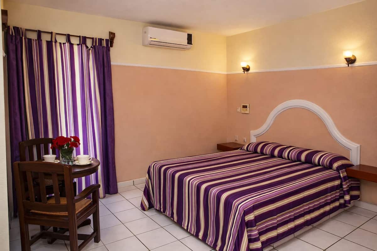 Suíte estúdio, 1 cama Queen, cozinha americana | Frigobar, individualmente decorados, individualmente mobiliados