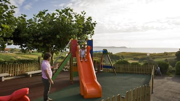 Área de recreio para crianças (ao ar livre)