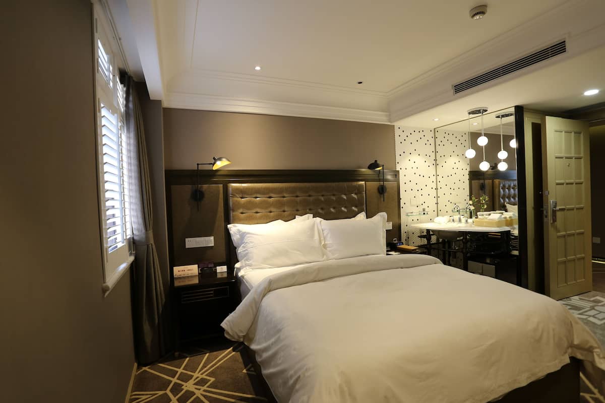 Quarto casal (Very Sassy) | 1 quarto, frigobar, cofres nos quartos, escrivaninha