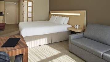 Roupas de cama premium, cofres nos quartos, escrivaninha