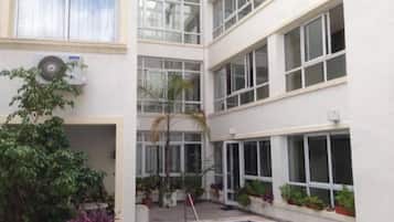 Piscina exterior, espreguiçadeiras