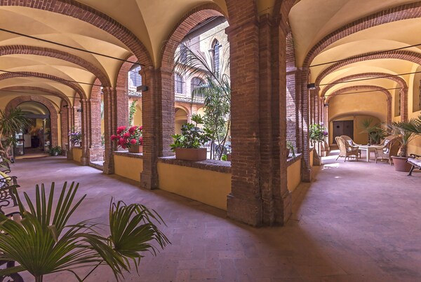 Il Chiostro Del Carmine - Siena