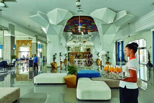 Área de estar no saguão