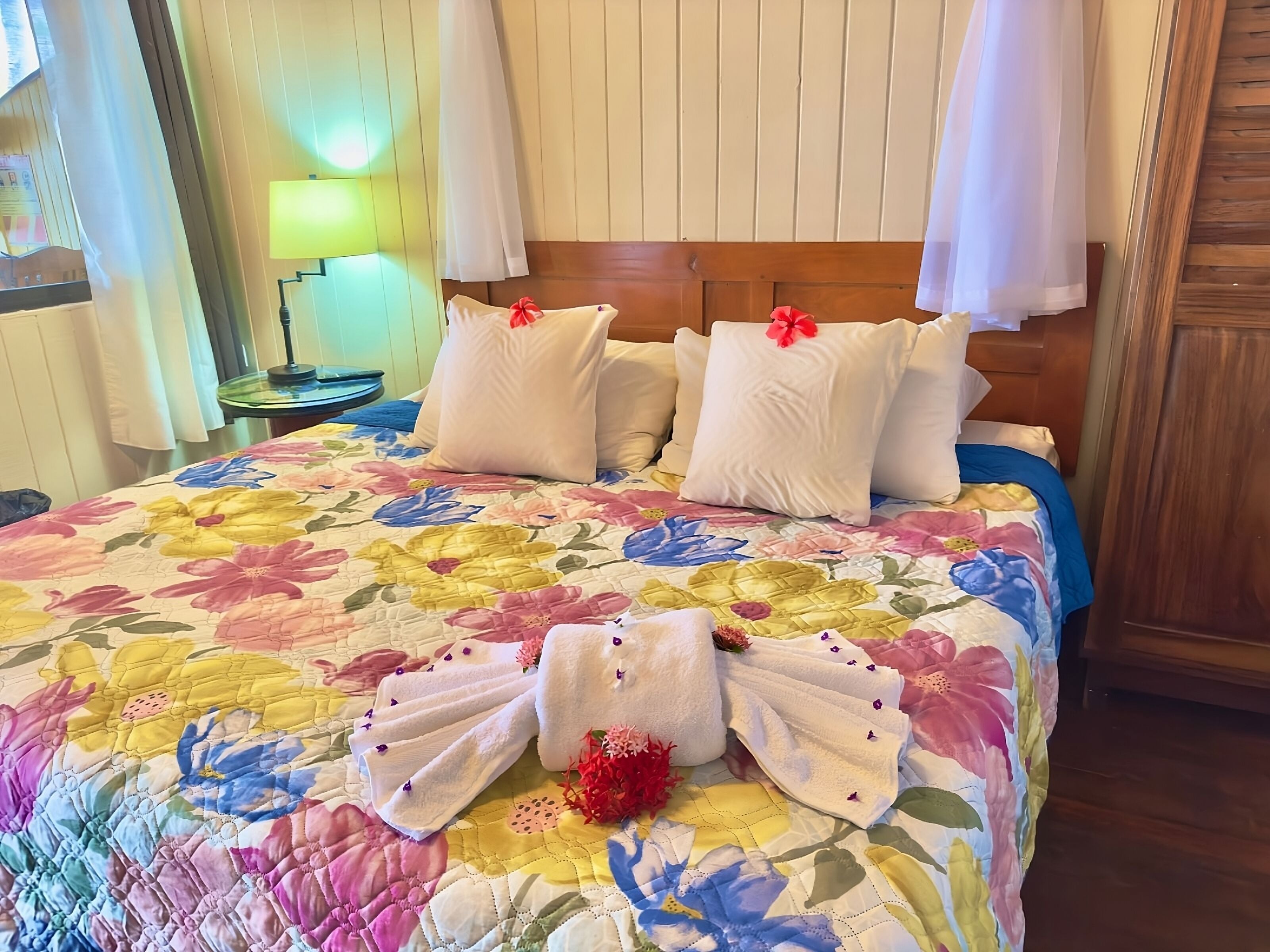 Quarto lua de mel | Escrivaninha, espaço de trabalho para notebook, Wi-Fi de cortesia