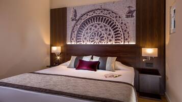 Quarto casal ou duplo superior | Roupas de cama premium, frigobar, cofres nos quartos, escrivaninha