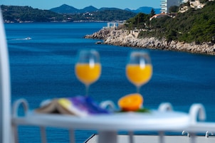 Quarto Duplo ou Twin Standard, varanda, vista para o mar | Vista do quarto