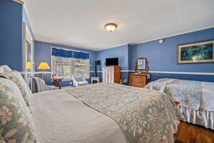 Quarto Quádruplo | Com decoração personalizada, com mobília individualizada 