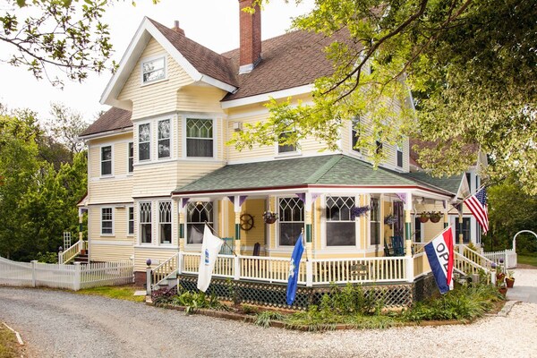 The Inn At The Oaks - Orleans, MA