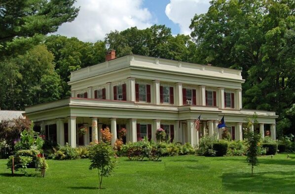 Arlington Inn Reviews, Deals & Photos 2023 - Expedia