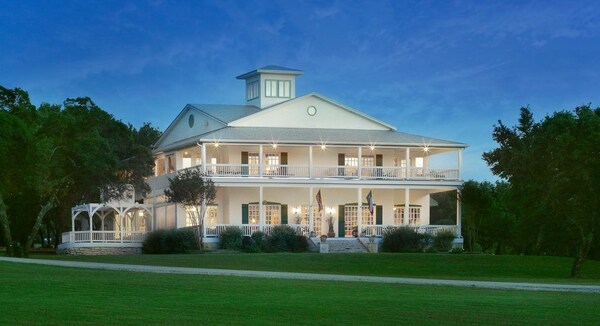 Rose Hill Retreat - Texas