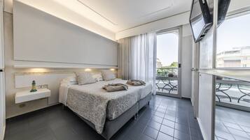 Quarto casal ou duplo standard | Frigobar, cofres nos quartos, individualmente decorados
