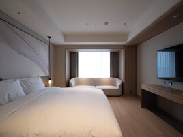 Minibar, secretária, cortinas/cortinados opacos, quartos insonorizados
