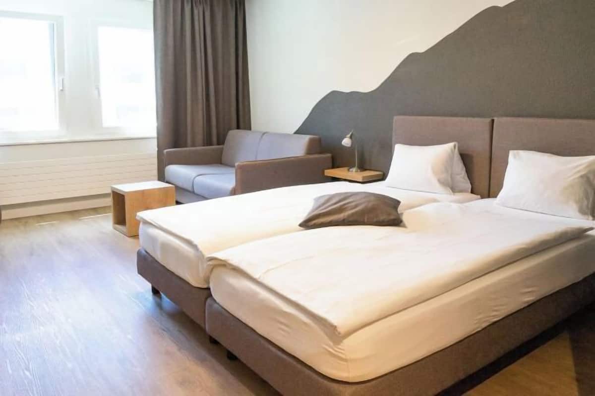 Cofre no quarto, secretária, quartos insonorizados, Wi-fi grátis