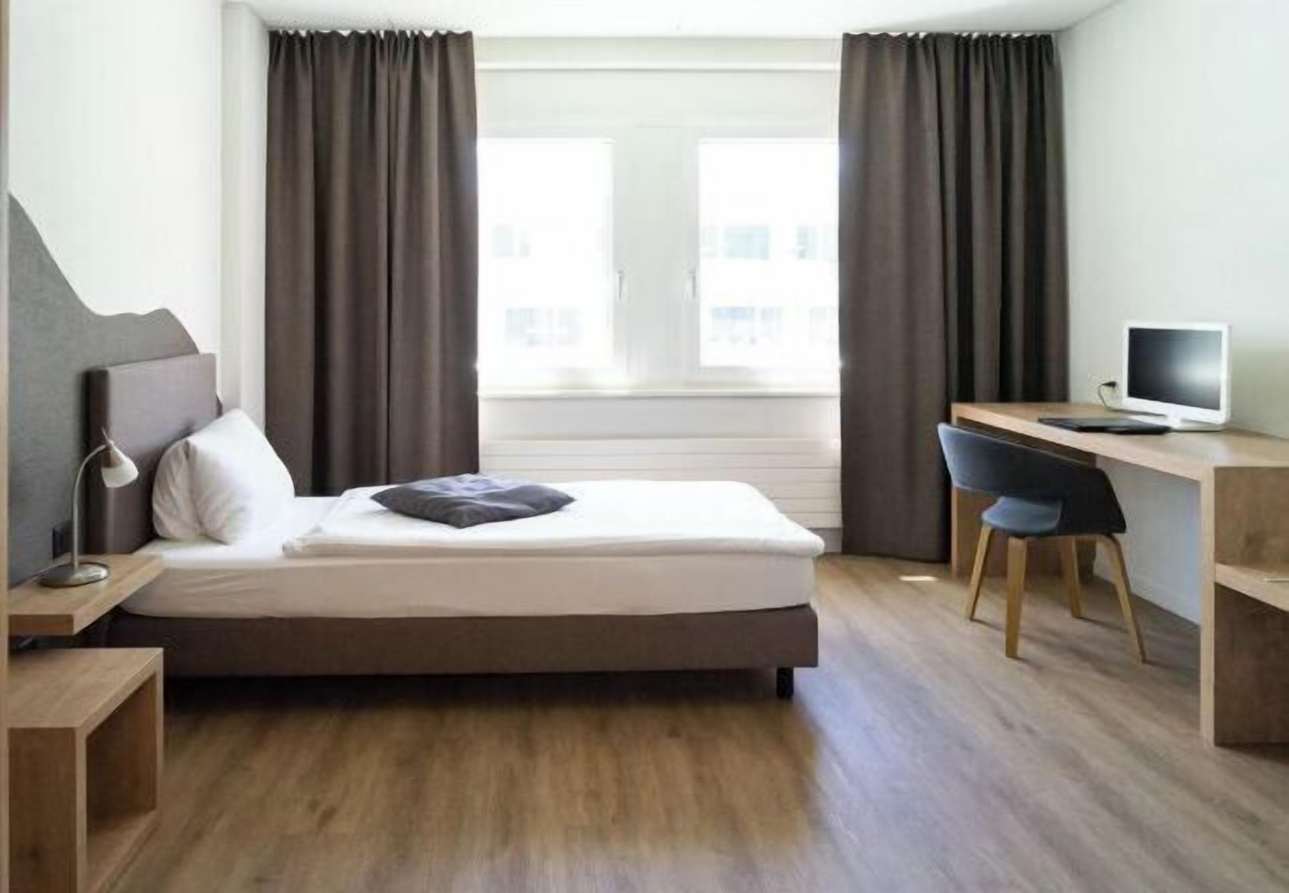 Cofre no quarto, secretária, quartos insonorizados, Wi-fi grátis 