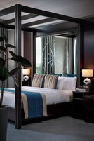 Suíte superior | Roupas de cama antialérgicas, cofres nos quartos, escrivaninha