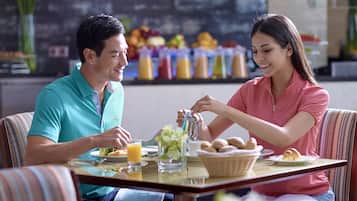 Pequeno-almoço tipo buffet diário (158.7 CNY por pessoa)