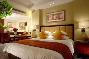 Suite Deluxe | Roupa de alta qualidade, camas de colchão viscoelástico 