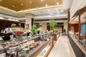 Pequenos-almoços, almoços e jantares servidos