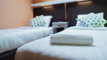 Camas de colchão pillowtop, com decoração personalizada, secretária