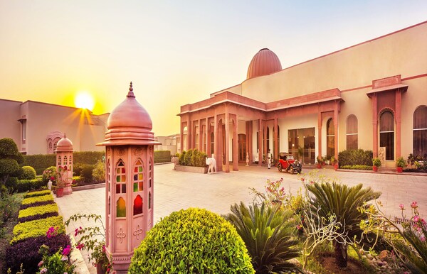 Orchha Palace And Convention Centre - Jhansi