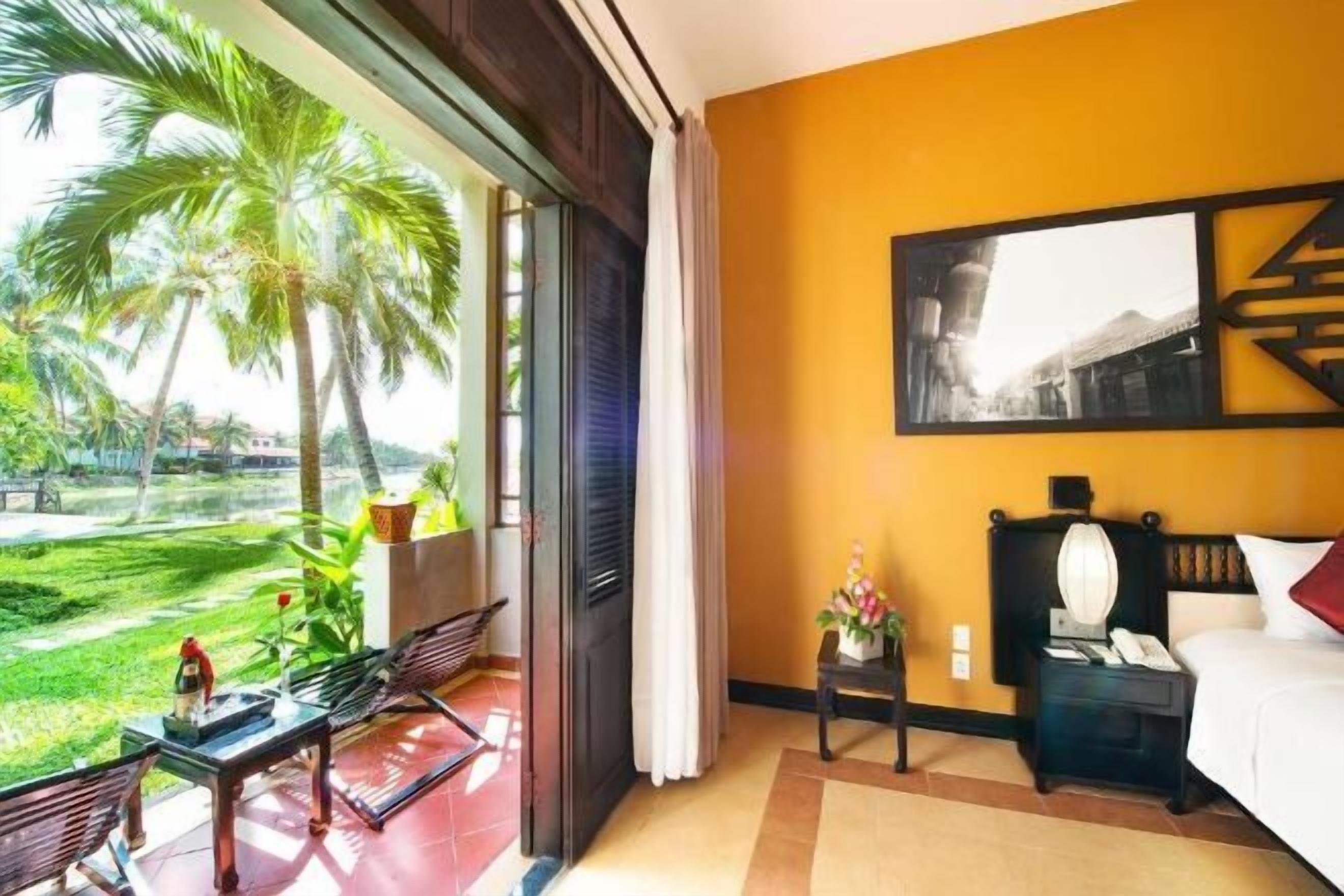 Minibar, cofre com capacidade para portátil 