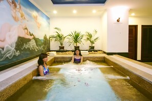 Sauna, banheira de hidromassagem, banho turco, tratamentos corporais 