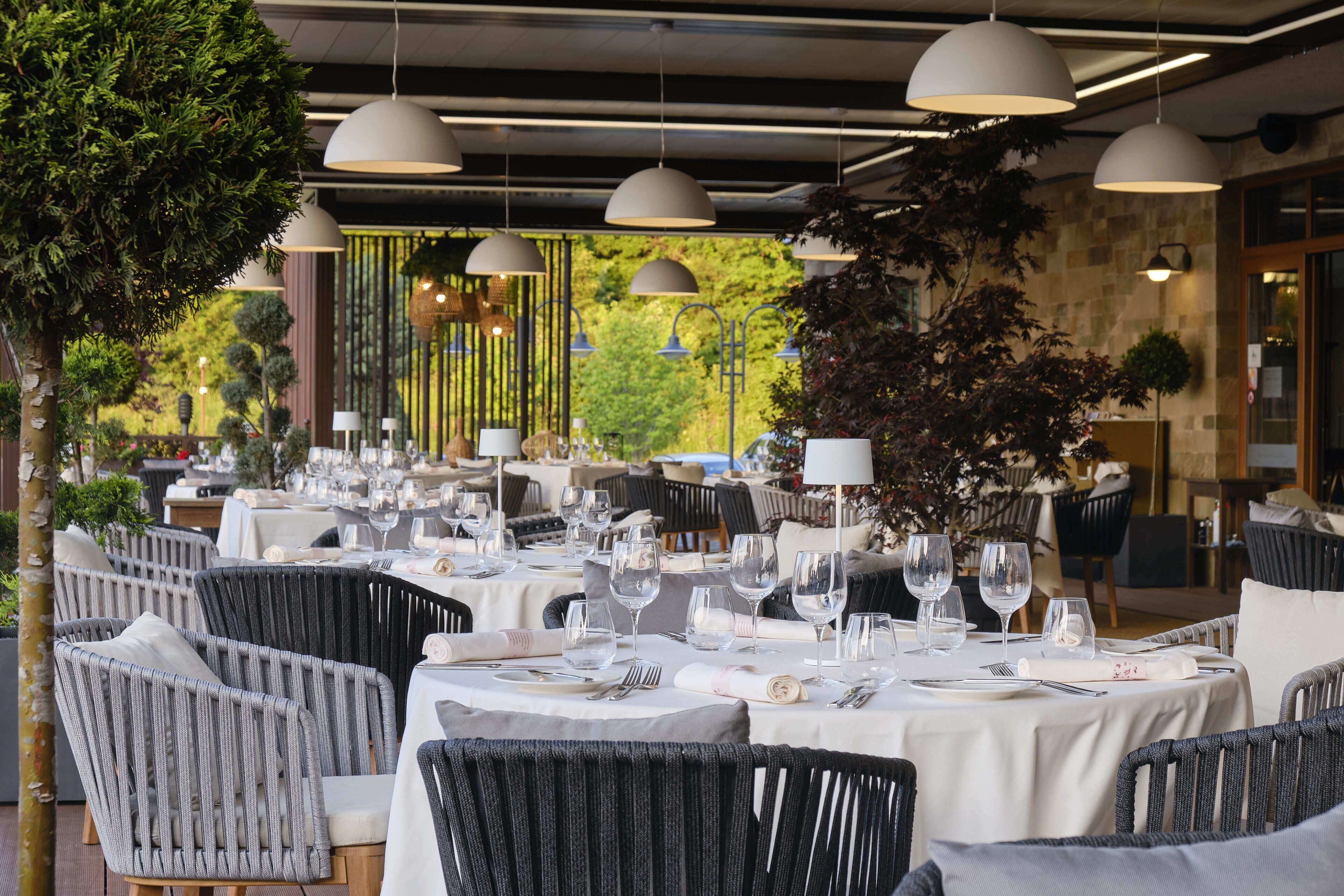 4 restaurantes: opção de almoço e jantar