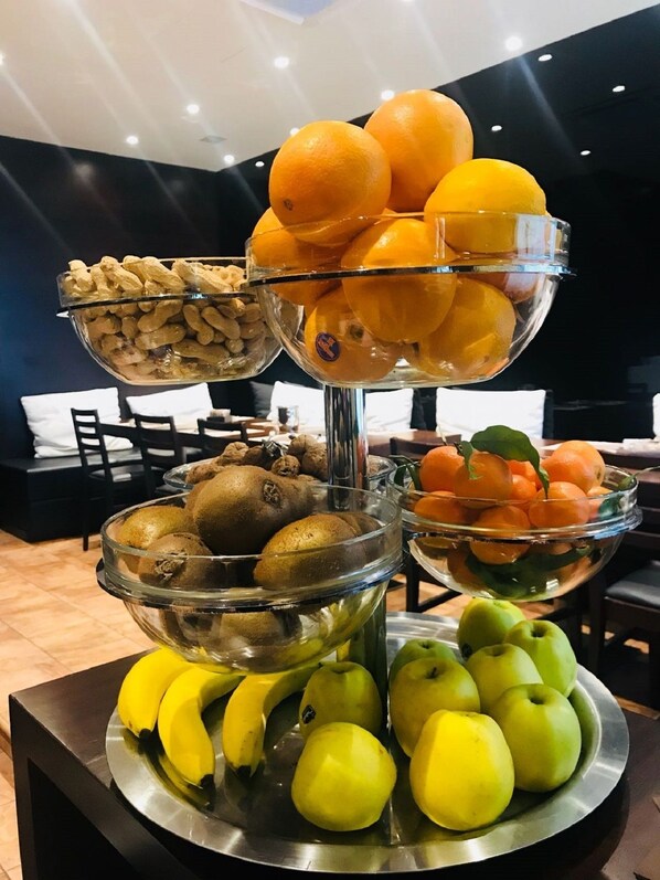 Café da manhã com buffet todos os dias (EUR 10 por pessoa)