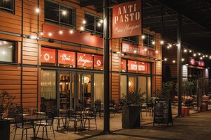 Serviço de café da manhã, culinária italiana, vistas para o jardim 