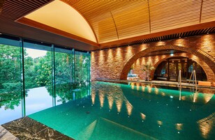 Piscina interior, piscina exterior 