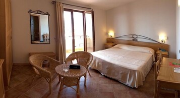 Superior Room - Sea View | Lençóis italianos Frette, minibar, cofre no quarto, secretária 