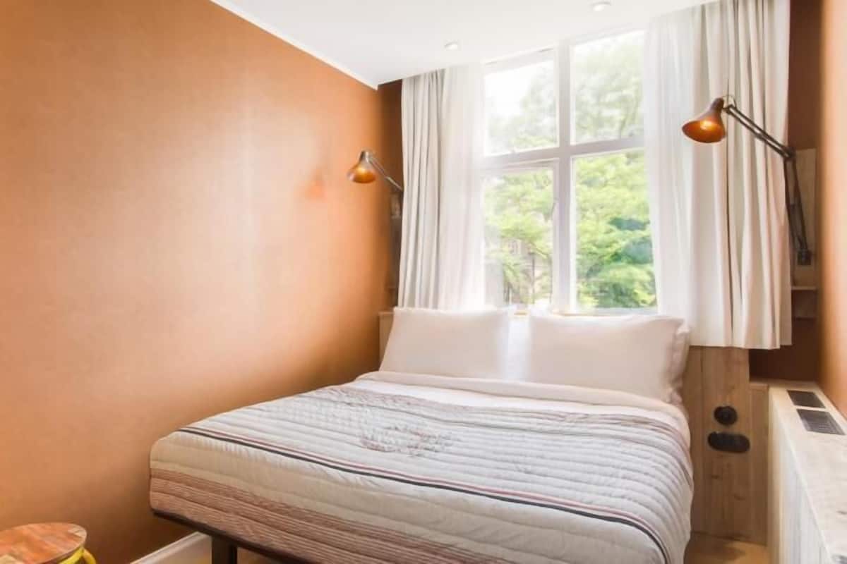 Roupas de cama premium, cofres nos quartos