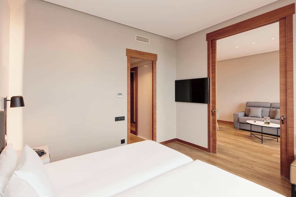 Suíte júnior | Roupas de cama premium, edredons de pluma, frigobar, cofres nos quartos