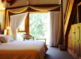 Quarto triplo | Roupas de cama antialérgicas, edredons de pluma, frigobar