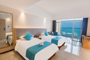 Quarto, várias camas, vista para o mar | Roupa de alta qualidade, minibar, cofre no quarto 