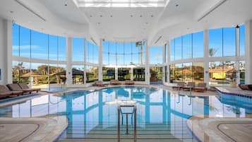 2 piscinas interiores, 8 piscinas exteriores, espreguiçadeiras