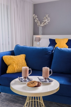 Suite Clássica, 1 cama king-size | Roupa de alta qualidade, cofre com capacidade para portátil 