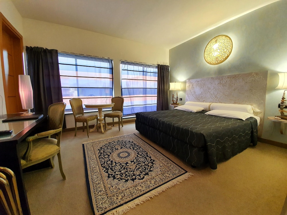 Hotel Feel Inn Venice Airport Rooms - Venice